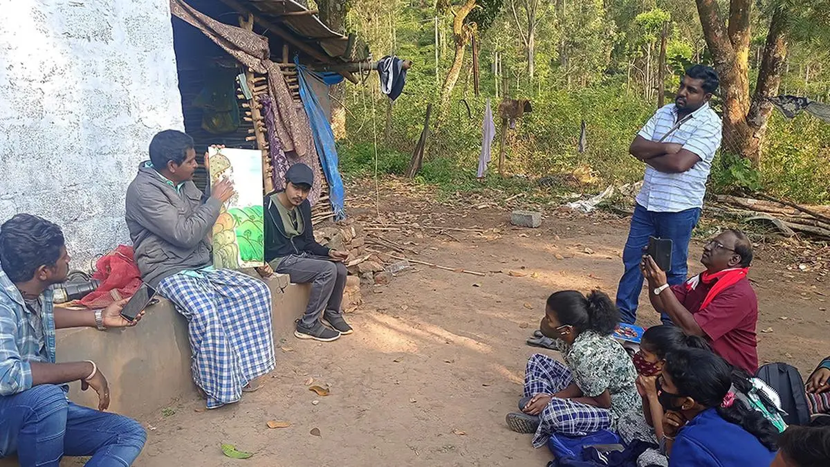 Alu Kurumbas’ tribal art depicts their connection with nature - Frontline